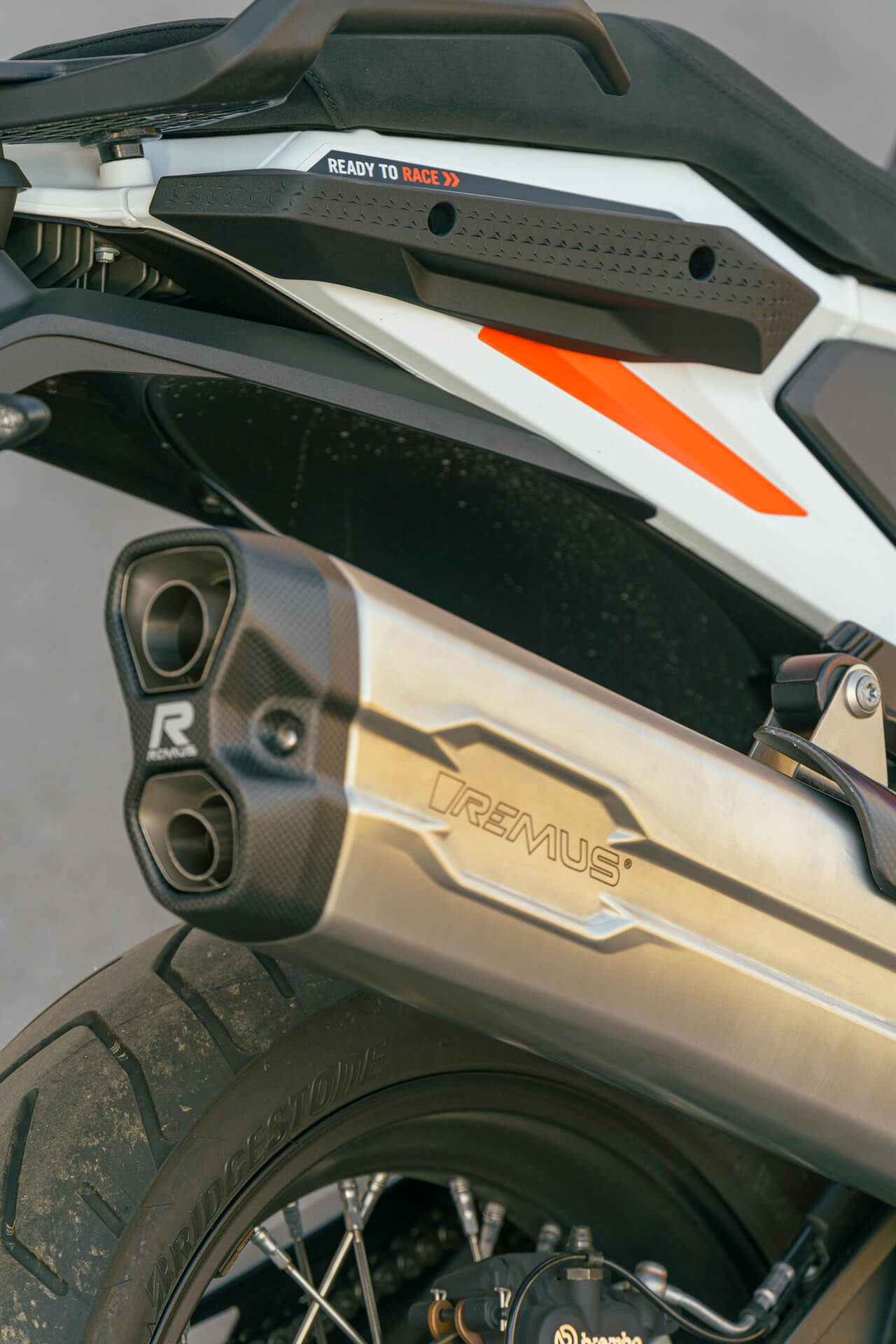 Remus 8 2.0 Slip On Sportauspuff inkl. Carbon Hitzeschutzabdeckung ...